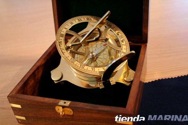 Reloj solar con brújula B641