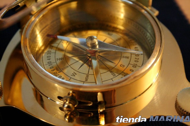 Reloj solar con brújula B641