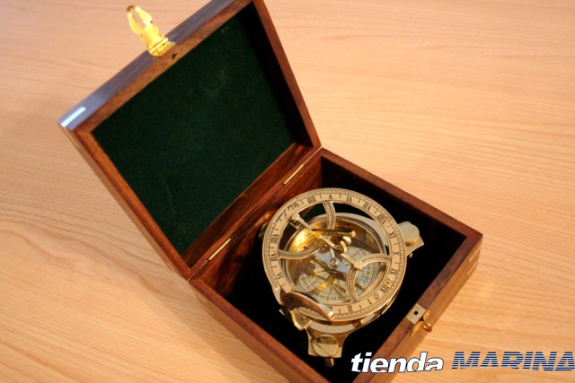 Reloj solar con brújula B641